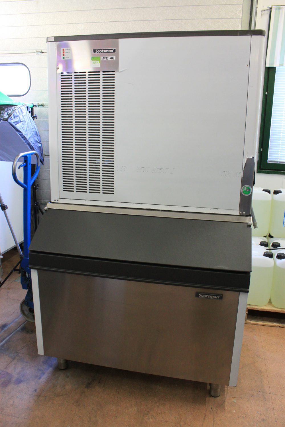Jääpalakone Scotsman MCM 46 AS + jääpalasäiliö Scotsman B-550 - Dom ...